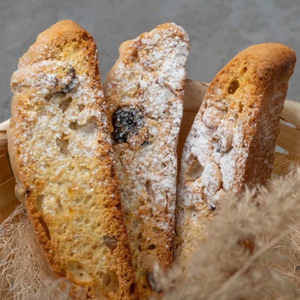 Sipping and Savoring: The Art of Pairing Biscotti and Tea